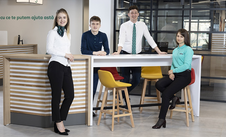 More comfort and color: the new maib dress code, lined up with the ...