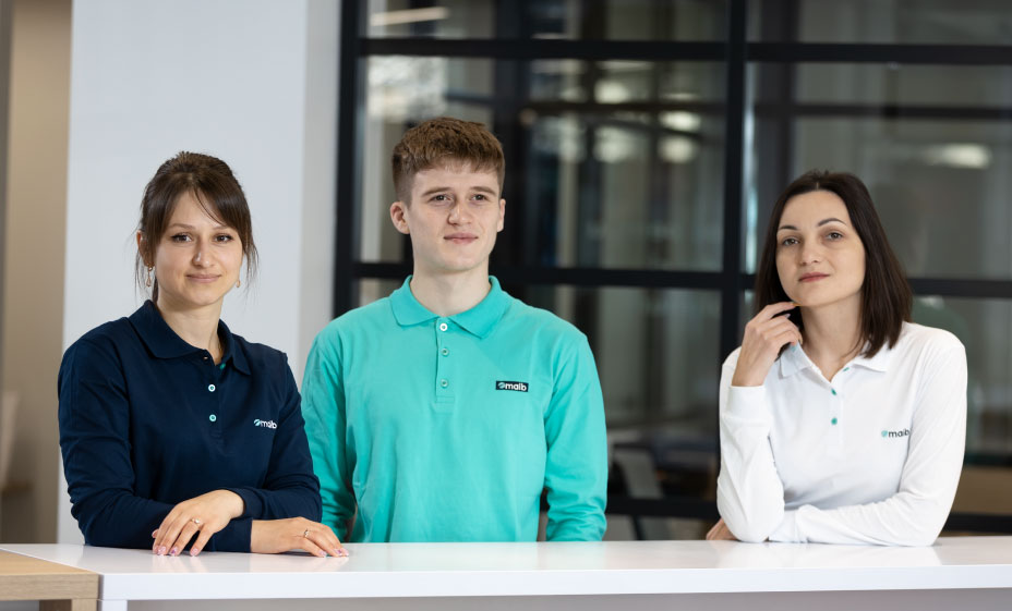 More comfort and color: the new maib dress code, lined up with the ...