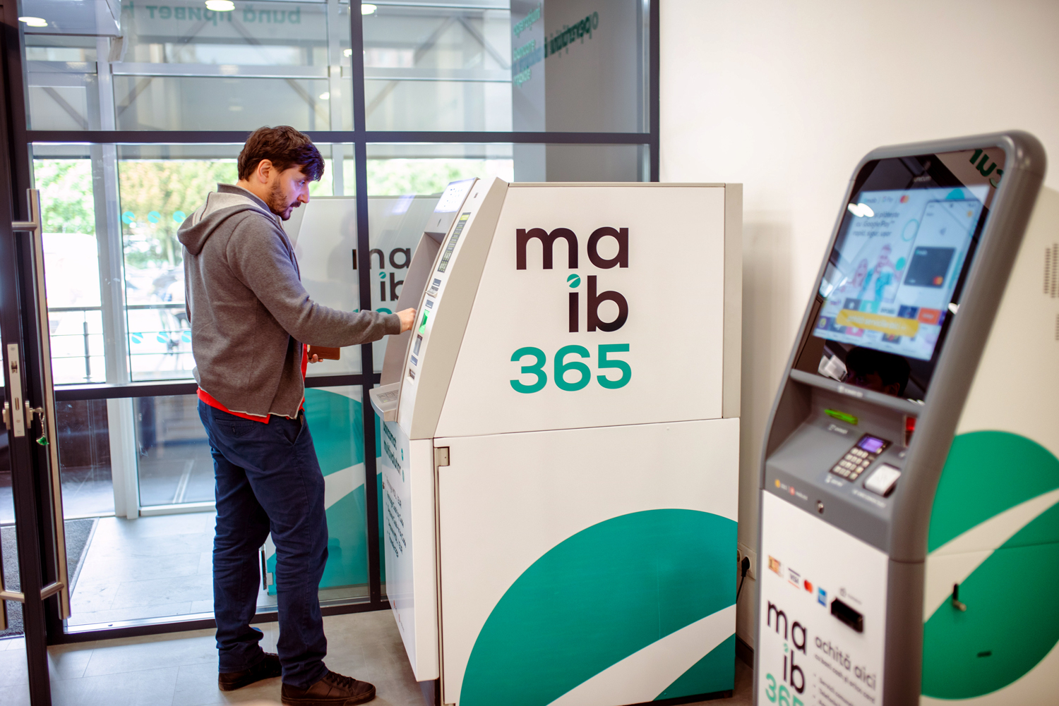 Sucursala maib „Mircea cel Bătrân” și-a redeschis ușile după renovare ...