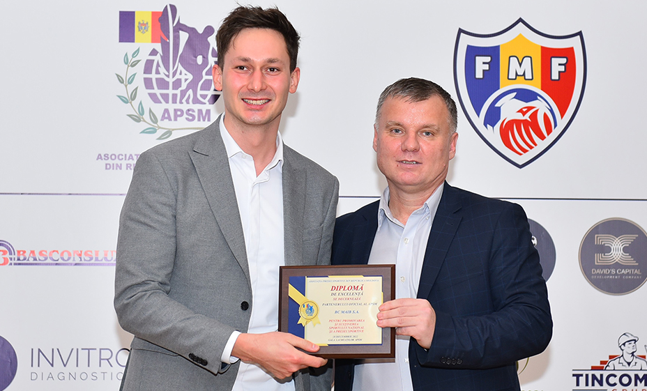 Echipa de fotbal maib desemnată “Cea mai bună echipă corporativă a anului 2022” | maib