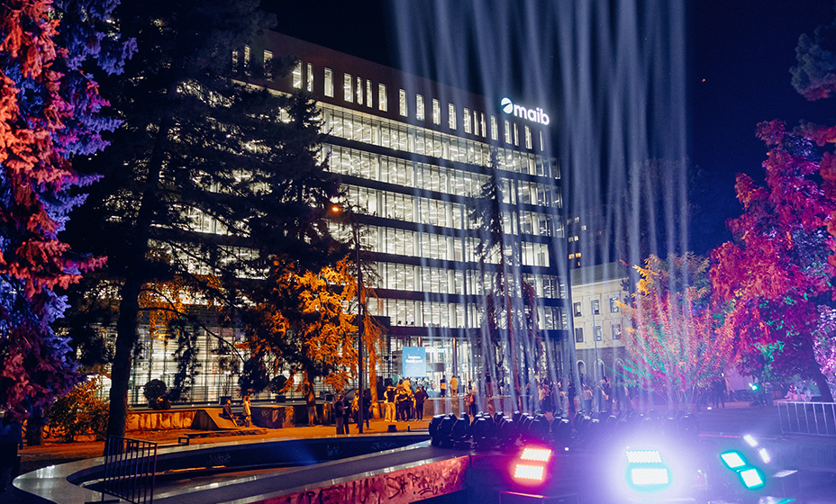 Maib inaugurează noul oficiu central digital la Chișinău pentru a atrage și păstra talente de ...