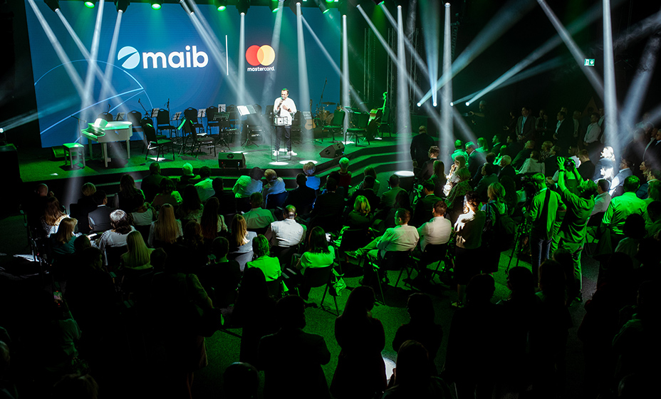 Maib inaugurează noul oficiu central digital la Chișinău pentru a ...